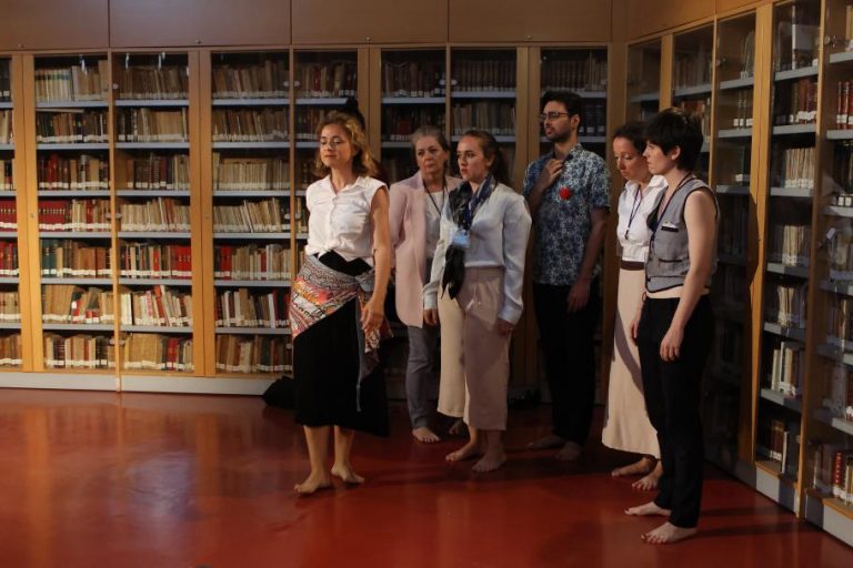 Explorando los viewpoints de Anne Bogart en las clases de teatro